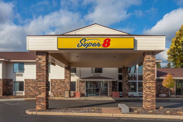 Super 8 Wausau - Wausau, WI