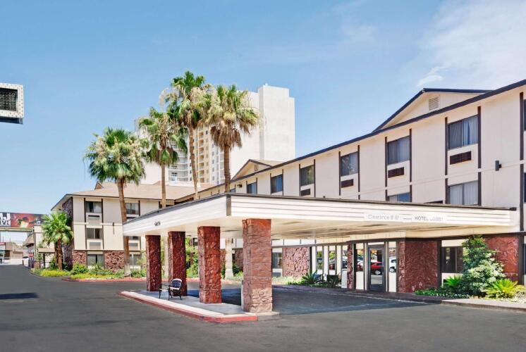 Ellis Island Hotel - Paradise