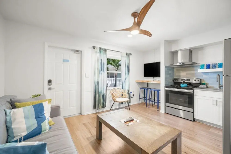 New! Modern King Suite Steps To The Beach! - Dunedin, FL