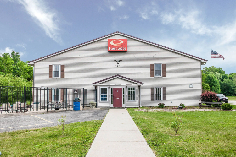 Royal Inn Rockville - Rockville, IN