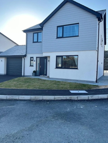 Impeccable 4-bed House In Trearddur Bay - Holyhead