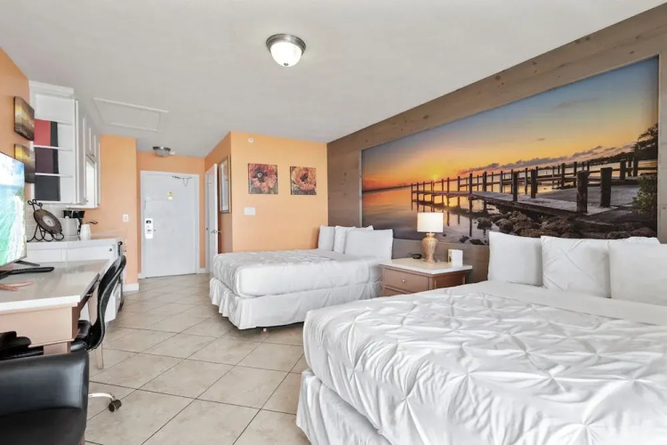 Oceanfront Inn - Fort Pierce, FL