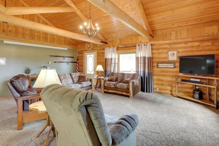 Hill City Log Cabin Along Newton Creek! - Hill City, SD