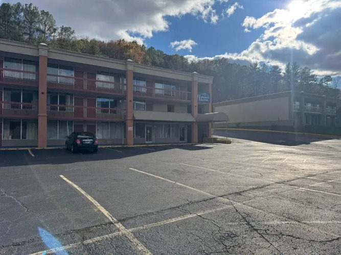 Oyo Hotel Harriman Near I-40 - 金斯頓
