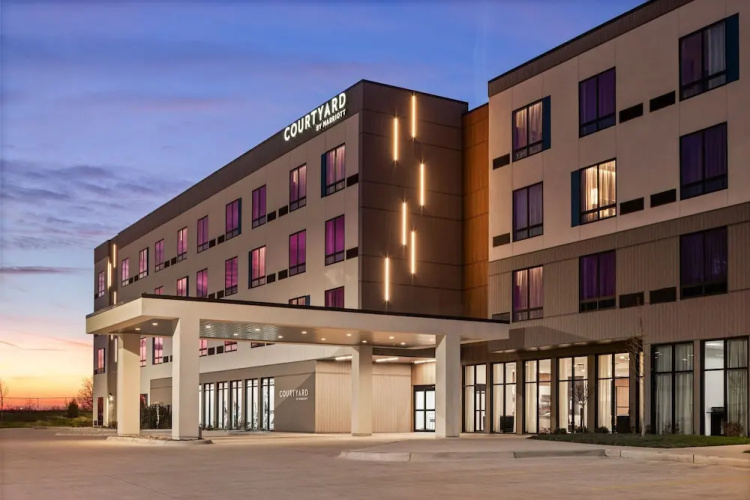 Courtyard By Marriott Bettendorf - Davenport