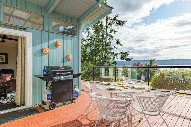 Wolf Beach Cottage By Avantstay Harbor Views - Whidbey Island, WA