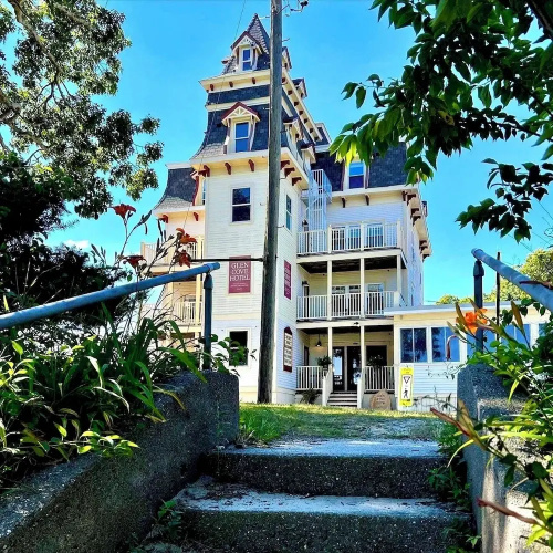 The Glen Cove Hotel & Restaurant - Sandwich, MA