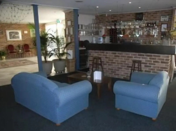 Lake Haven Motor Inn And Palms Restaurant - Central Coast