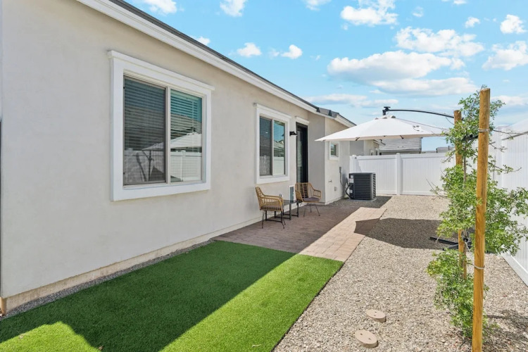Luminous Sunrise Home With Pool And Bbq - Casa Grande, AZ