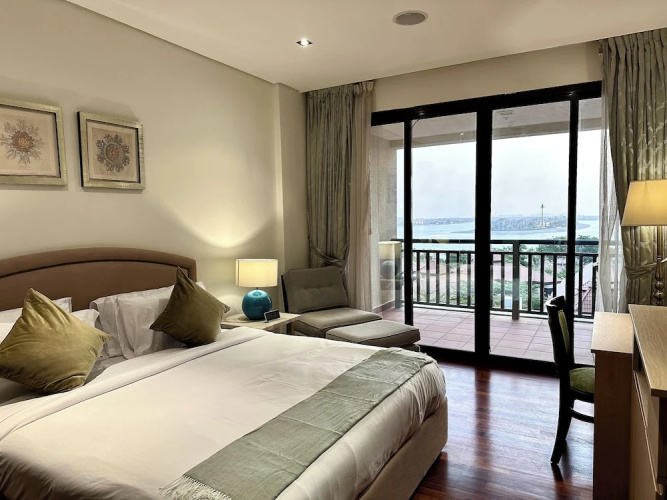Lux Bnb I Palm Jumeirah Resort I Palm Views - Dubai