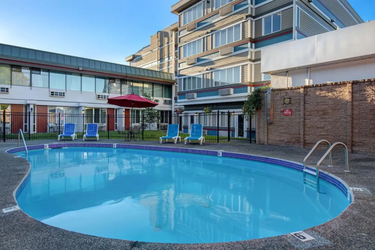 Victoria Airport/sidney Travelodge - North Saanich