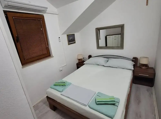 Peaceful Island Haven With Pool, Bbq & Games Area - Brač