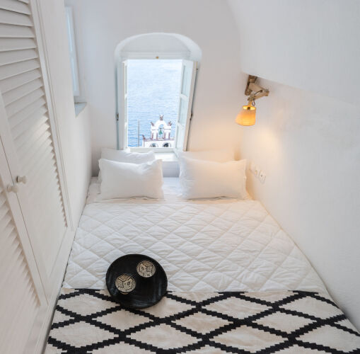 Canvas Suites - Oia