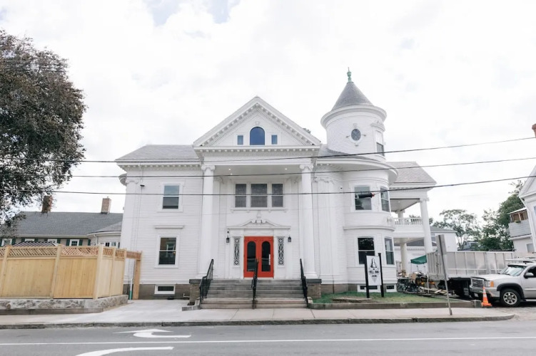 The Bell Inn - Beverly, MA