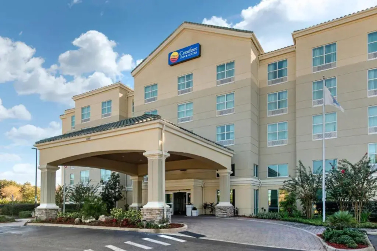 Best Western Plus Lake County Inn & Suites - Leesburg, FL