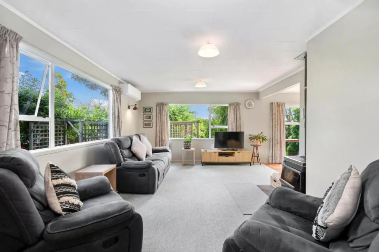 Kapuka Paradise - Wharewaka Holiday Home - Lake Taupo