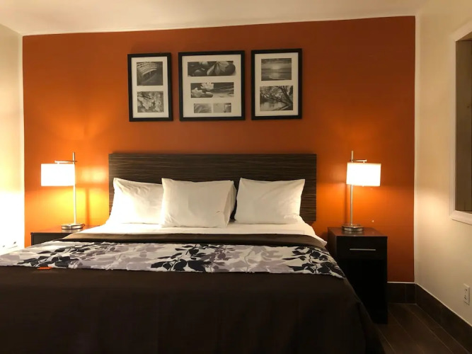 Lindenhurst Motel - Woodbury, NY