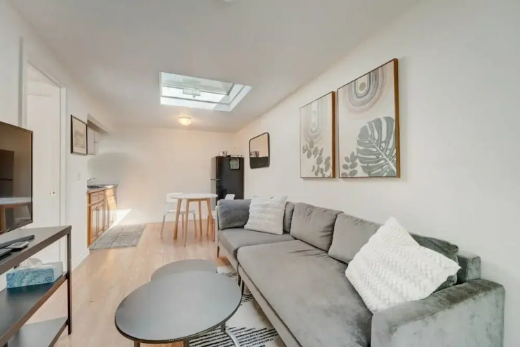 @ Marbella Lane -Cozy 1br Studio In Palo Alto Dwtn - Los Altos, CA