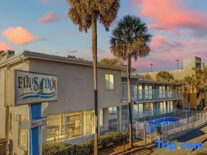 Fin's Inn & Suites - Conway, SC