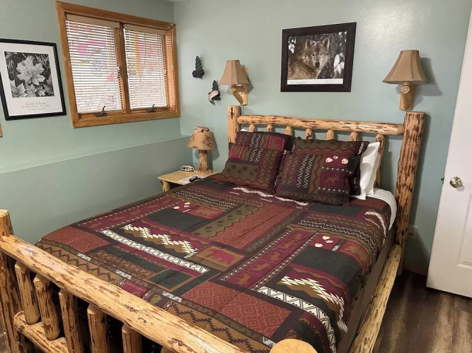 Timber Wolf Resort & Jeep Rentals - Columbia Falls, MT