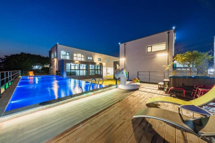 Plan 128 Poolvilla - Pohang-si