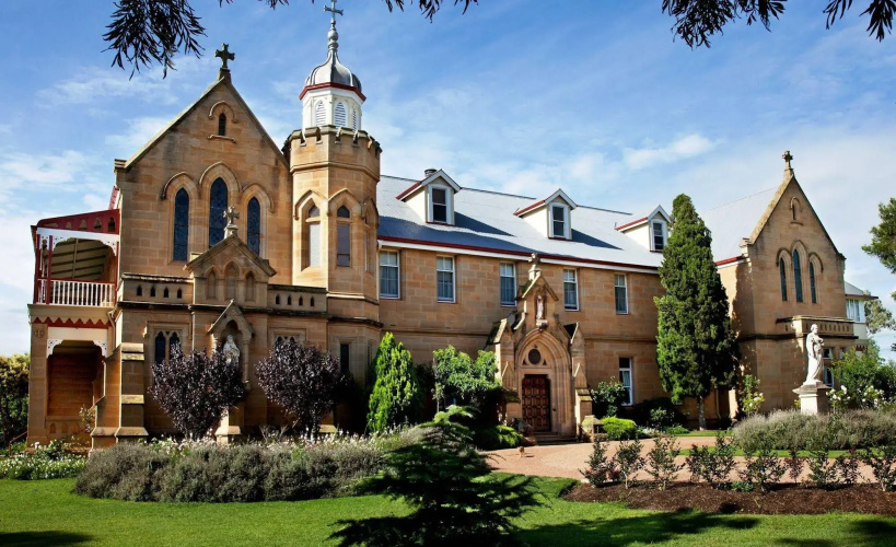 The Abbey - Warwick