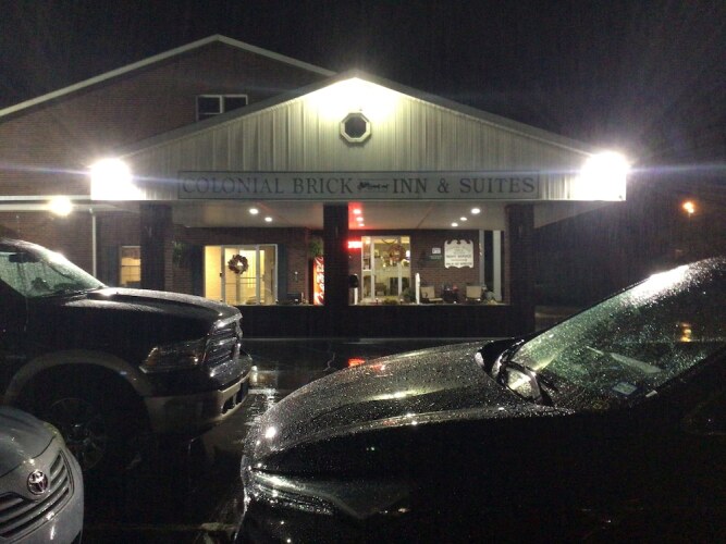 Colonial Brick Inn & Suites - Montrose, PA