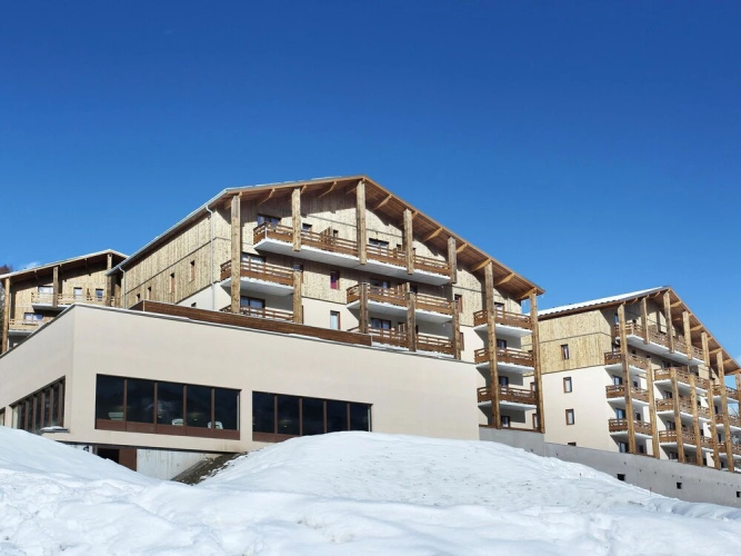 Chalet In Praroustan With Mountain Views - Barcelonnette