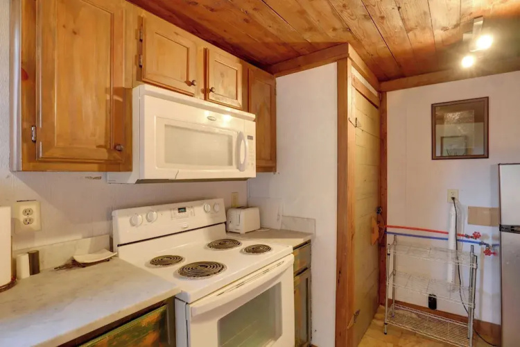 Scenic Hot Springs Retreat Near Appalachian Trail! - Hot Springs, NC