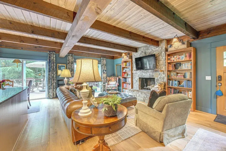 Enchanting Highlands Cottage W/ Pond & Waterfall - Highlands, NC