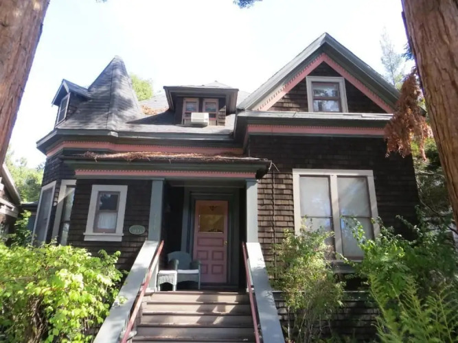 Crowper Inn - Mountain View, CA