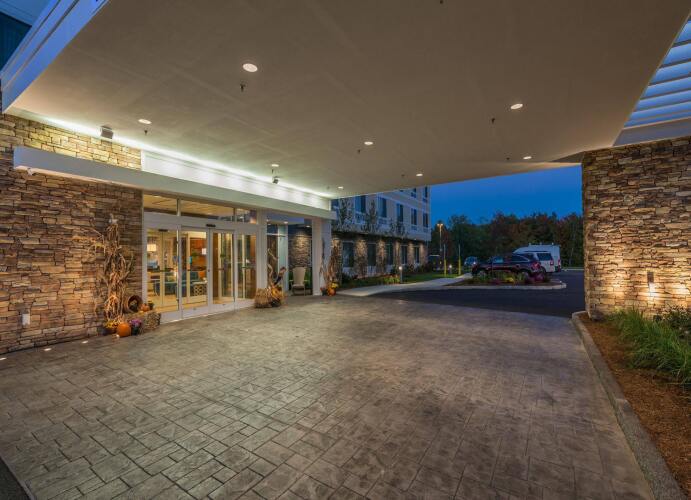 Fairfield By Marriott Inn & Suites Plymouth White Mountains - キャンプトン, NH