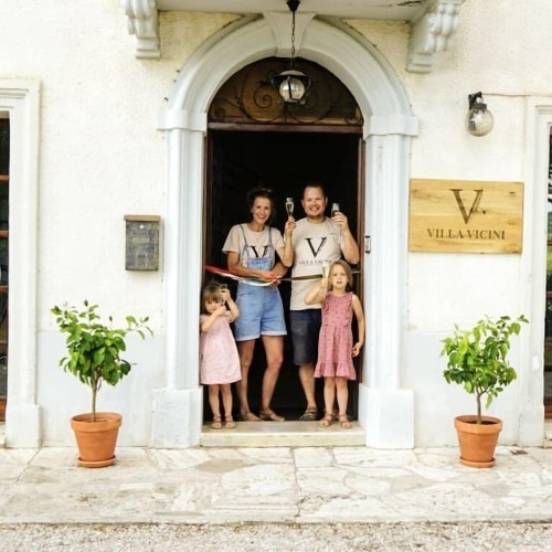 Glamping At An Agriturismo In The Vineyard - Marken