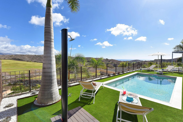Villas Los Dragos - English beach
