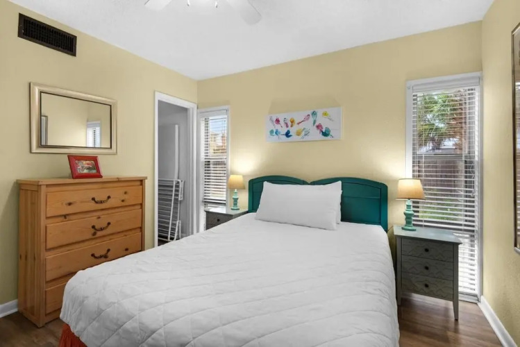 Mellow Yellow Bungalow - Pensacola, FL