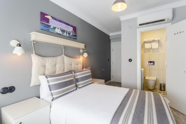 Ayapetro Hotel - Bozcaada