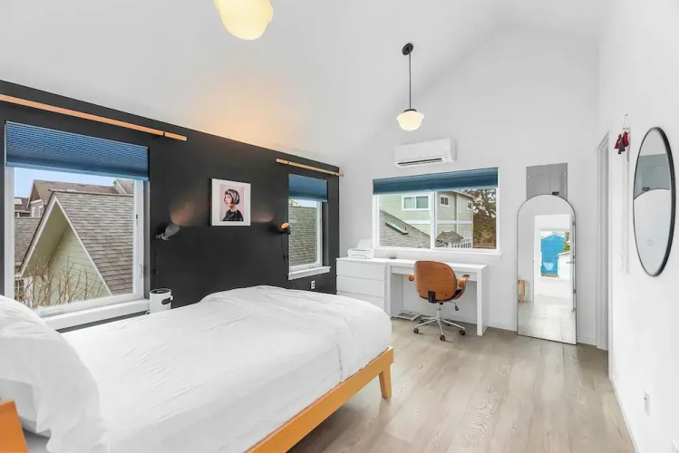Ember & Glow Loft Retreat - Lynnwood, WA
