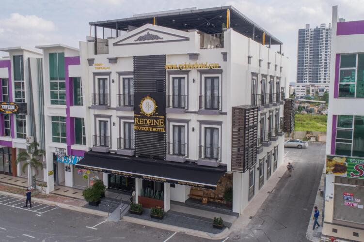 Redpine Boutique Hotel - Gelang Patah