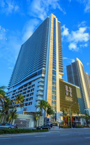Lyfe Beach Resort - Hollywood, FL