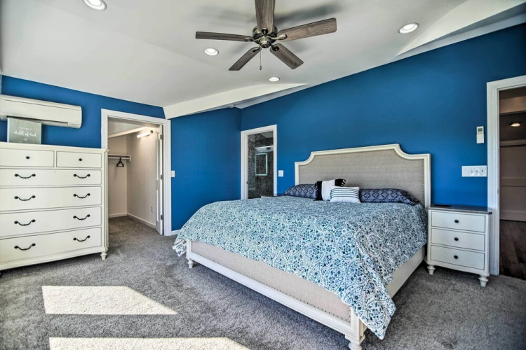 Home On Fox River: Modern Decor Style! - Crystal Lake, IL