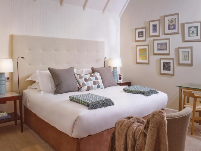 Dormy House - Broadway