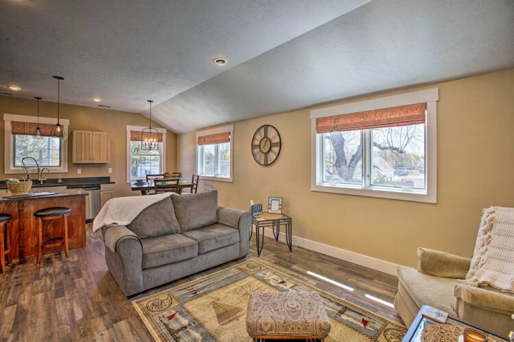 Cozy & Urban Ludington Apt ~ 1 Mi To Lake Michigan - Ludington, MI