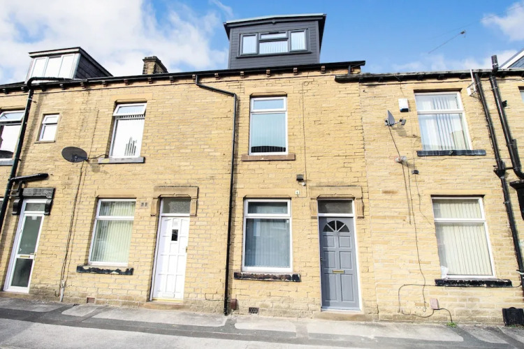 Remarkable 4-bed House In Bradford - Bradford