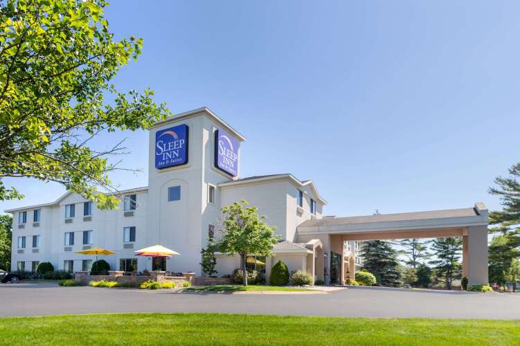 Sleep Inn & Suites Bay View Acme - Travers City - Elk Rapids, MI
