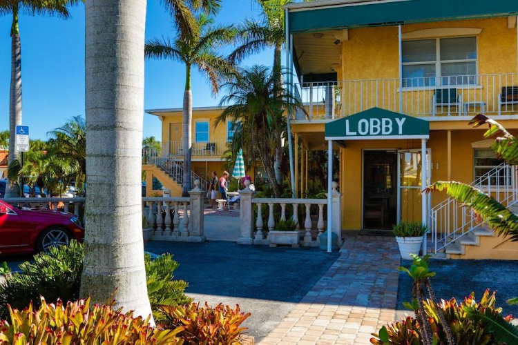 Siesta Key Beach Resort And Suites - Sarasota