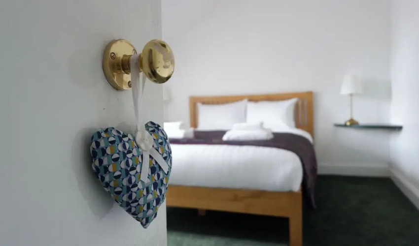 4 Friends House - Edinburgh