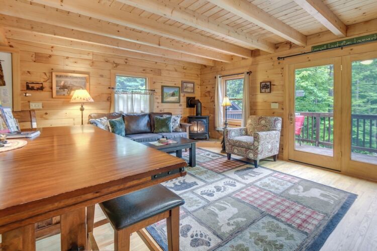 Updated Log Cabin Near Story Land & Diana's Baths! - Conway, NH