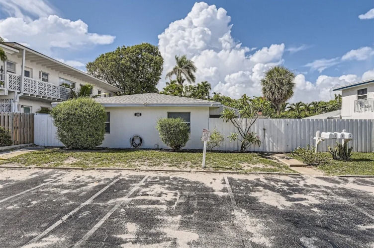 Amazing 2br Walking Distance To Beach - Riviera Beach, FL