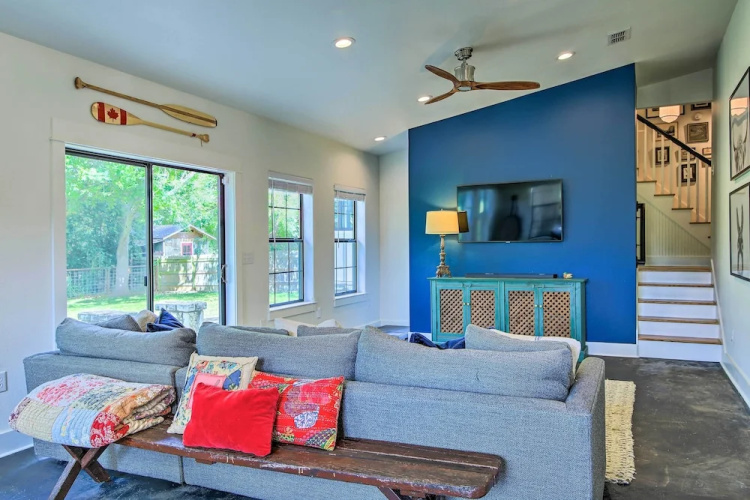 Beautiful Hill Country Cottage - Walk To Downtown! - Comfort, TX