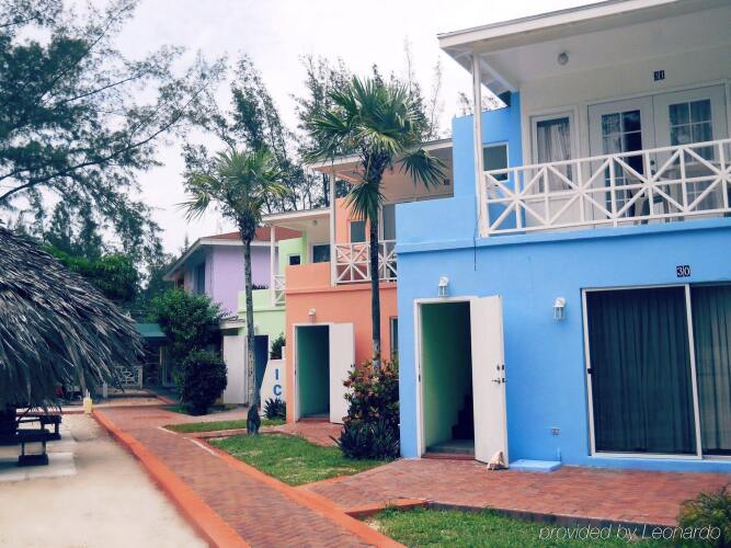 Coral Harbour Beach House And Villas - Nassau